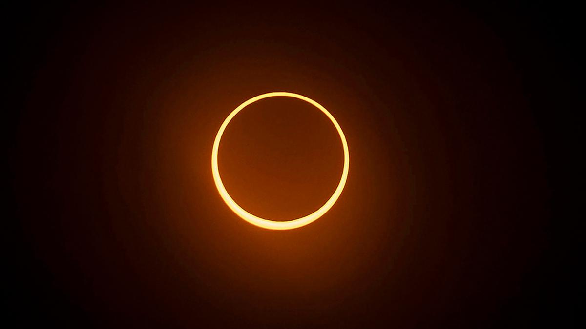 Penampakan Menakjubkan Gerhana Matahari Cincin Api 2023 - Foto Liputan6.com