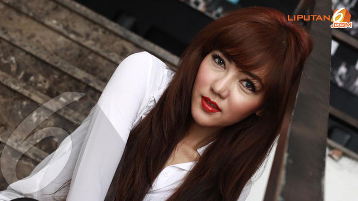 Bella Shofie: Adjie Pangestu Nggak Jantan! - ShowBiz Liputan6.com