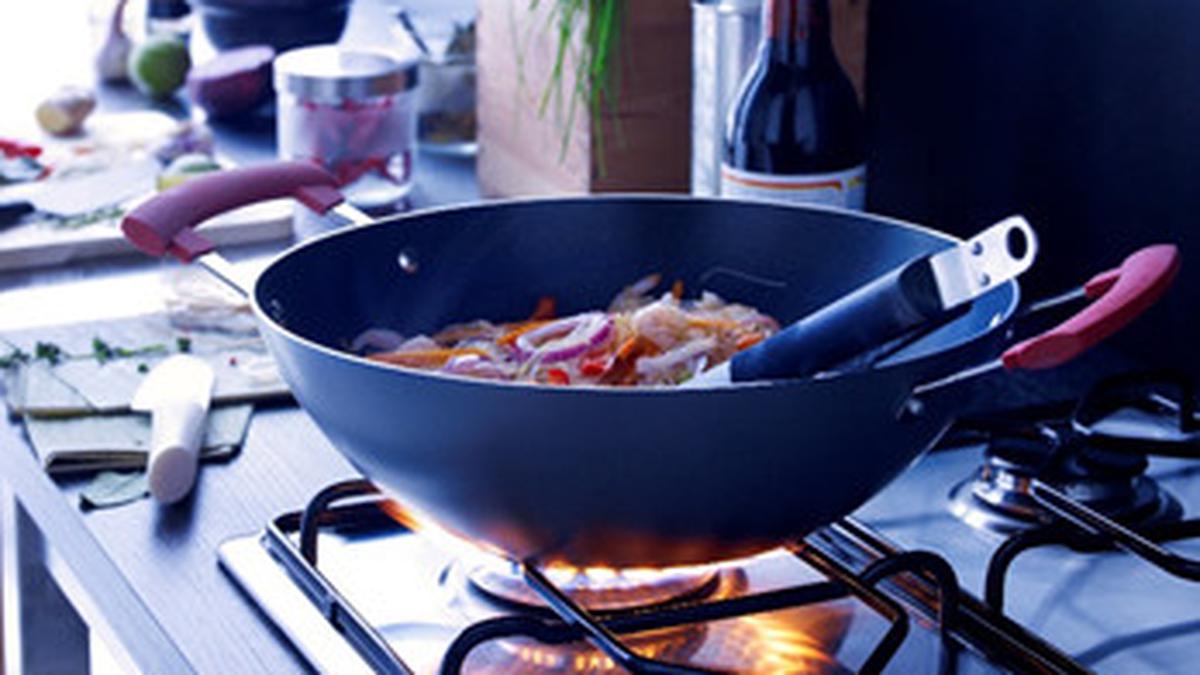 Peralatan Masak yang Wajib Dimiliki untuk Masak Menu Lebaran