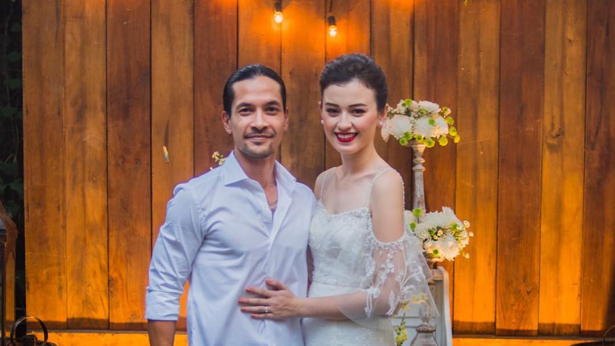 Setelah nikah, Edward Akbar memiliki tim untuk diskusi pekerjaan