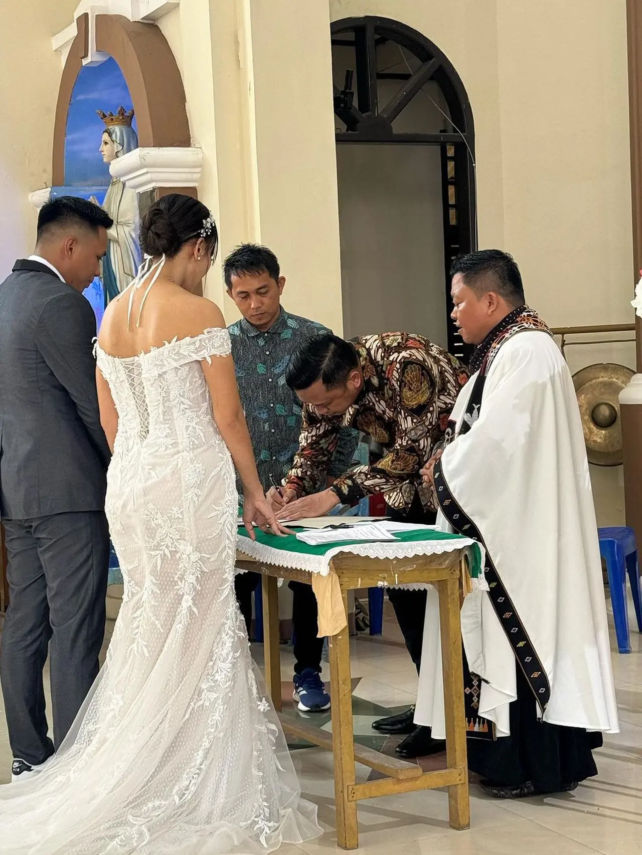 Richard Eliezer Alias Bharada E Nikah dengan Ling Ling di Manado - ShowBiz Liputan6.com