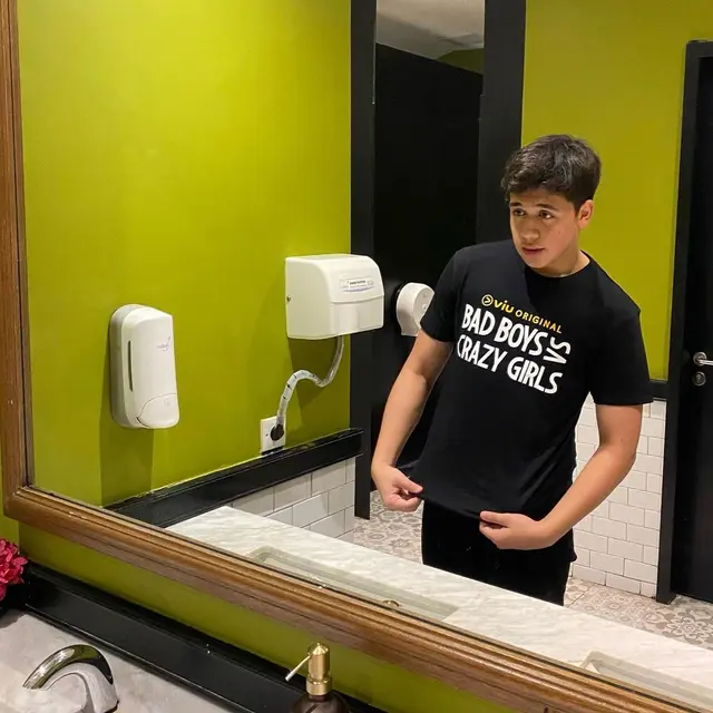 6 Potret Terbaru Artis Cilik Nizam di Buku Harian Baim, Disebut Mirip ...