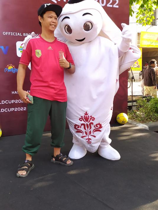 Maskot Piala Dunia 2022 La’eeb Meriahkan CFD Jl Slamet Riadi Solo ...