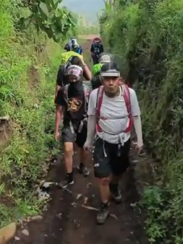 Potret Pendaki Pakai Face Shield Saat Naik Gunung di Era New Normal ...