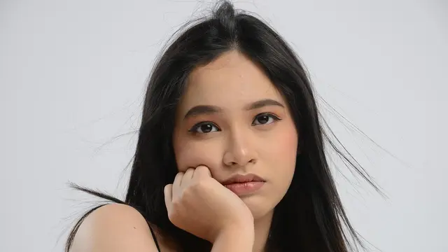 7 Potret Shakiena Azalea Putri Pasha Ungu yang Kini Jadi Vokalis Band ...