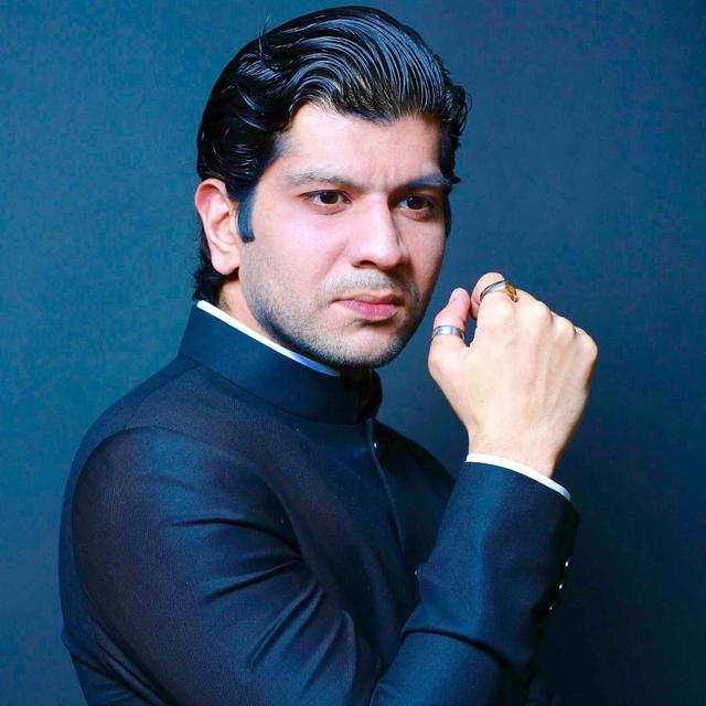 Retrospeksi 2024: Dheeraj Kalwani, Sensasi Film Vina Sebelum 7 Hari dan ...