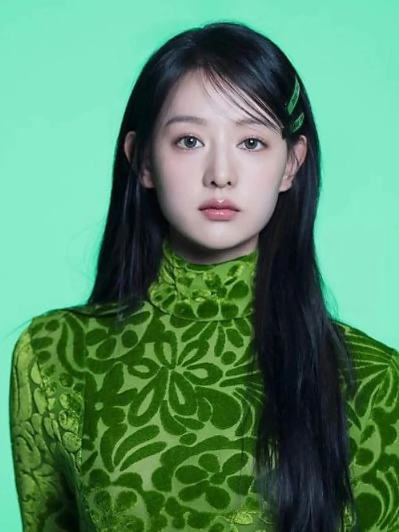 6 Potret Kim Ji Won Tampil dengan Innocent Look, Disebut Masih Cocok ...