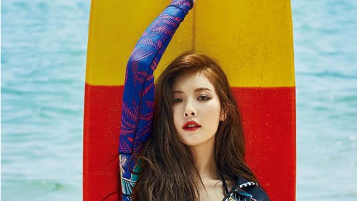 Pose Menantang Hyuna di Teaser Album A'wesome - Entertainment Fimela.com