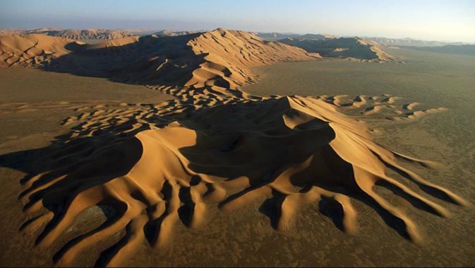 Fenomena Misterius Sungai Pasir di Gurun Tandus Arab - Global Liputan6.com