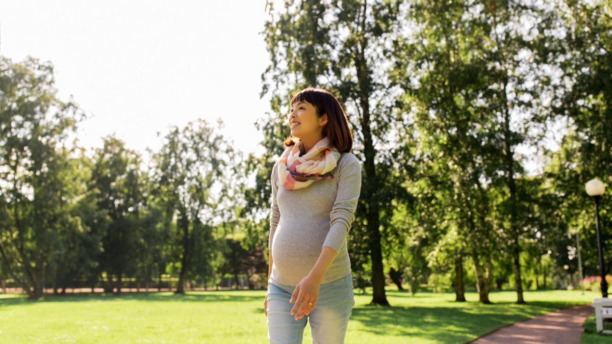 5 Tips Liburan untuk Ibu Hamil agar Nyaman dan Aman