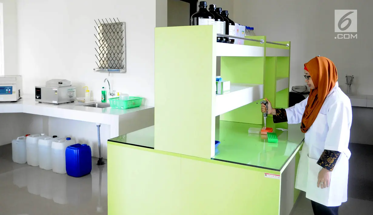 FOTO: Melihat Laboratorium Budi Daya Ikan Hias di Depok - Foto Liputan6.com