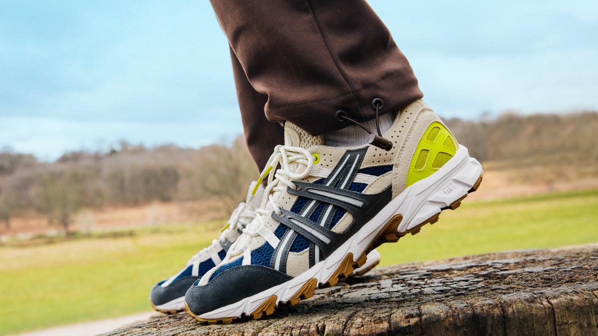 Mau Tampil Stylish dan Nyaman? Intip Rekomendasi Sepatu Sneakers yang ...