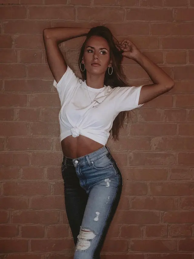 Selebgram Alexis Sharkey Tewas Tanpa Busana di Pinggir Jalan, Ibunda ...