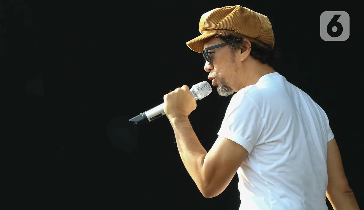 Aksi The Upstairs di Panggung Soundrenaline 2022 - Foto Liputan6.com