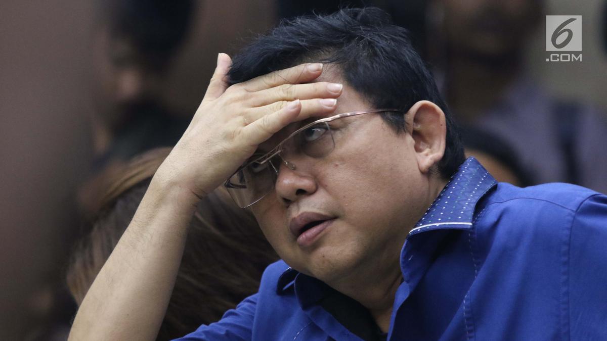 FOTO: Merintangi Proses Penyidikan KPK, Lucas Dituntut 12 Tahun Penjara ...