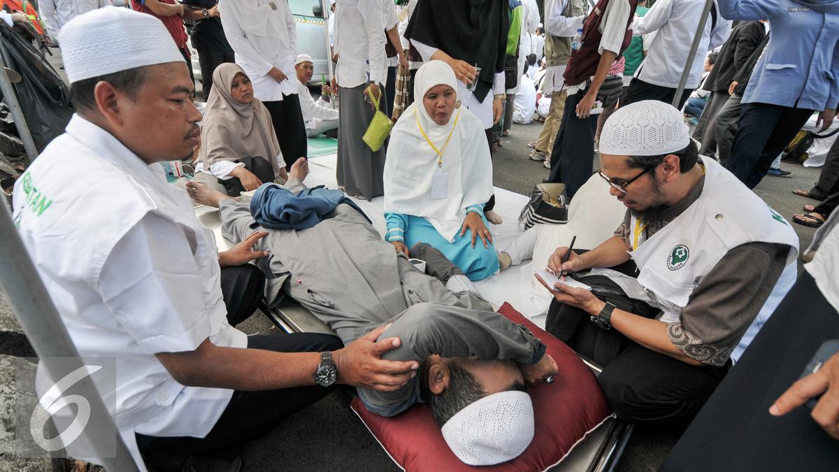 Banyak Demonstran Lelah, Relawan Kesehatan Siaga Bantu - Foto Liputan6.com