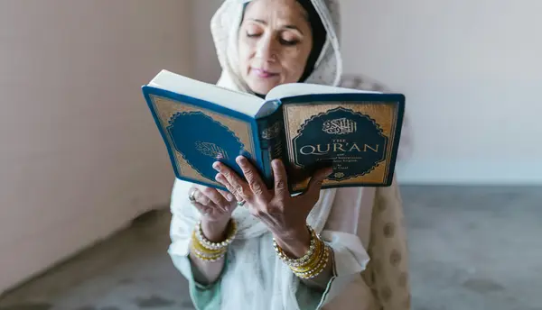 Laqod Jaakum Rosulum Min Anfusikum Azizun Alaihi Ma Anittum Harisun ...