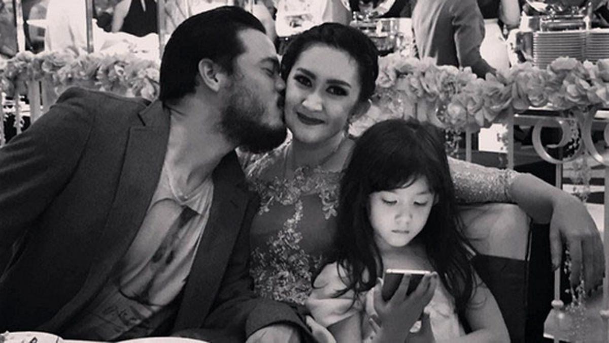 Nafa Urbach Janji Bakal Ungkap Alasan Menggugat Cerai Zack Lee - Entertainment Fimela.com