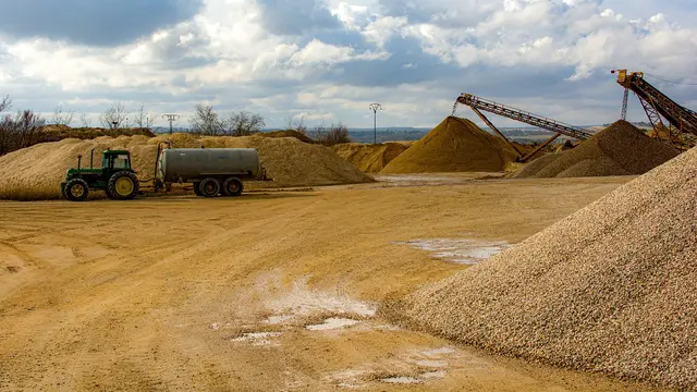 Contoh Bahan Galian Golongan C yang Ada di Peraturan Indonesia - Ragam ...