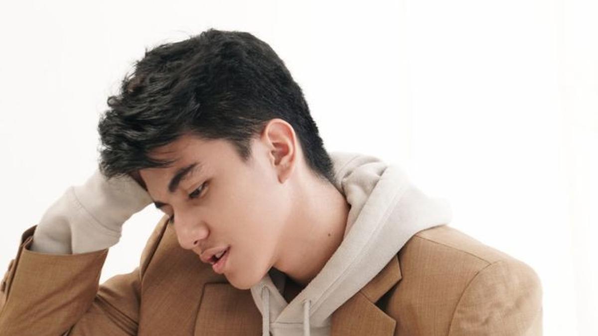 Kenang Mantan, Penyanyi Hanif Andarevi Rilis Lagu Bertajuk Juli ...
