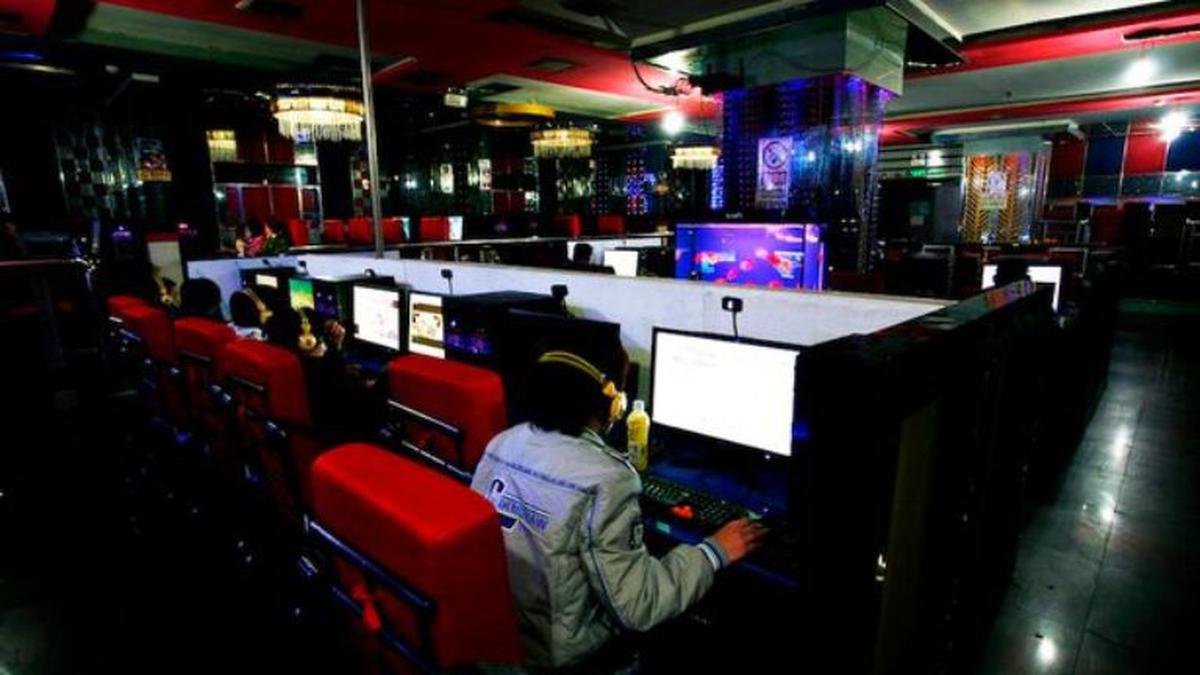 10 Tahun Dikira Hilang dan Tewas, Ternyata Tinggal di Warnet