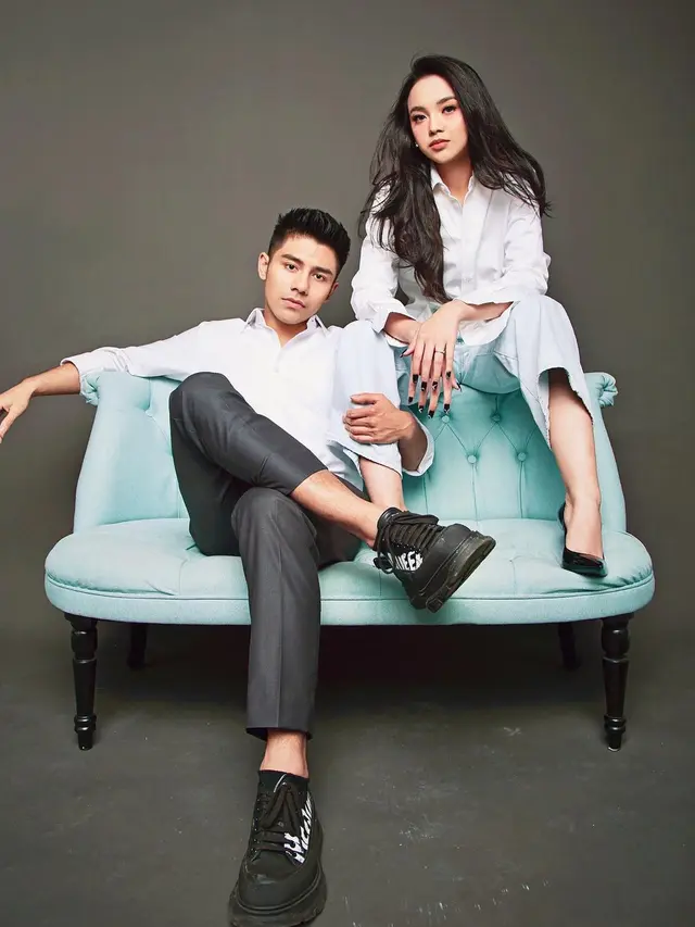 7 Gaya Photoshoot Lyodra Ginting dan Riza Syah, Makin Lengket - Hot ...
