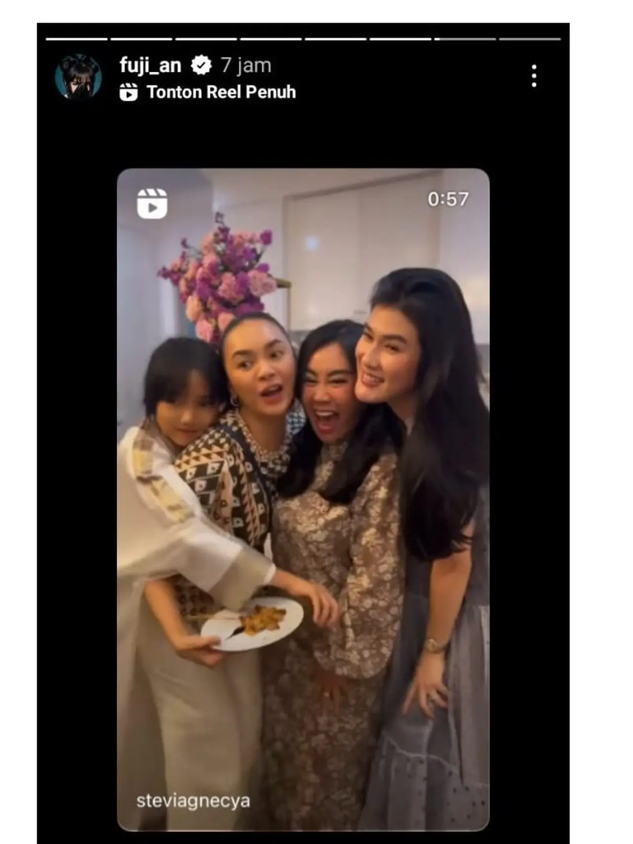 Stevie Agnecya Meninggal Dunia, Ini 8 Ucapan Duka Artis yang Sempat Tak ...