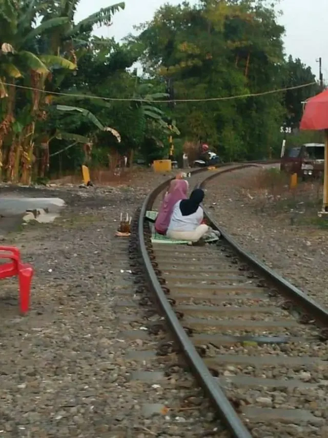 6 Potret The Power Emak Emak Saat Beraksi Ini Bikin Geleng Kepala - Hot ...