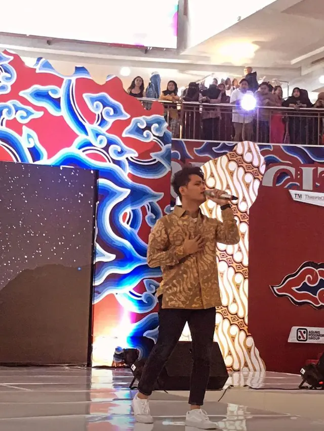 Selamat Hari Batik Nasional dari Sandiaga Uno, Sebut Batik Kain dengan Jiwa dan Ajak Cintai ...