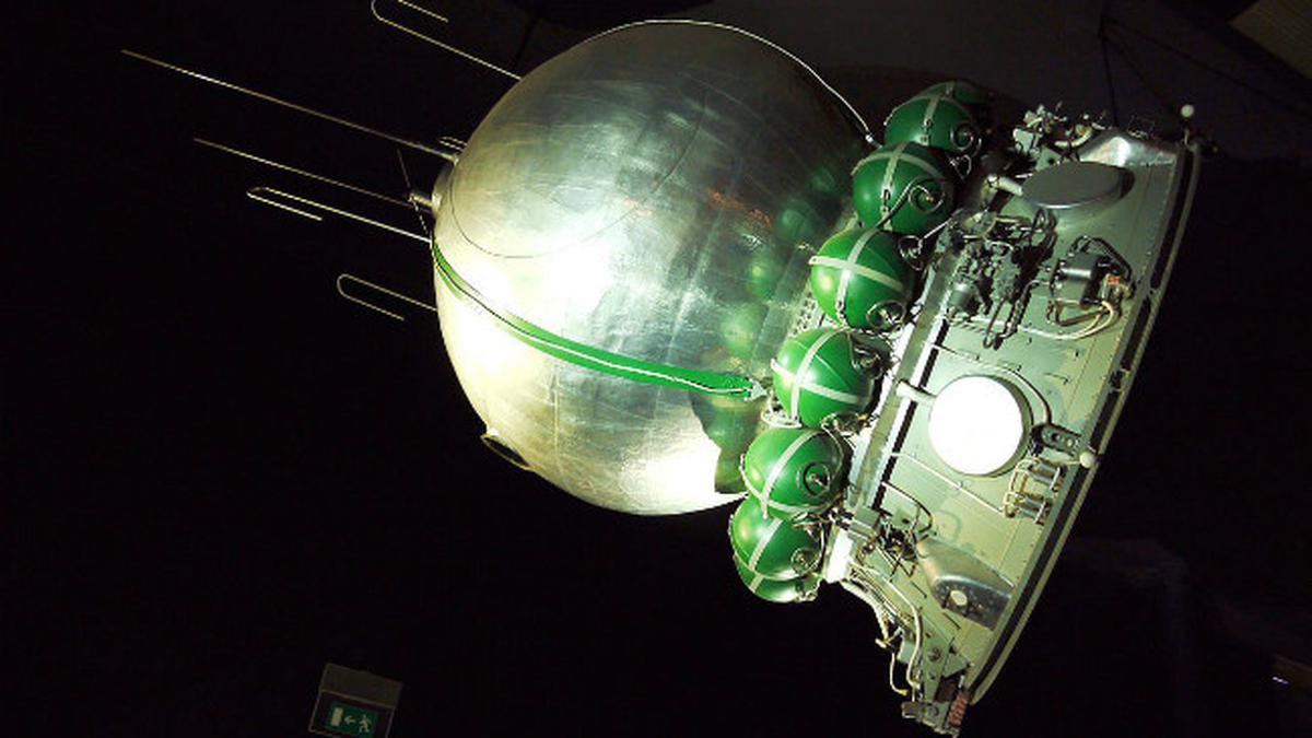Misi Rahasia Kosmonot Wanita Pertama Rusia yang Berakhir Maut - Global ...