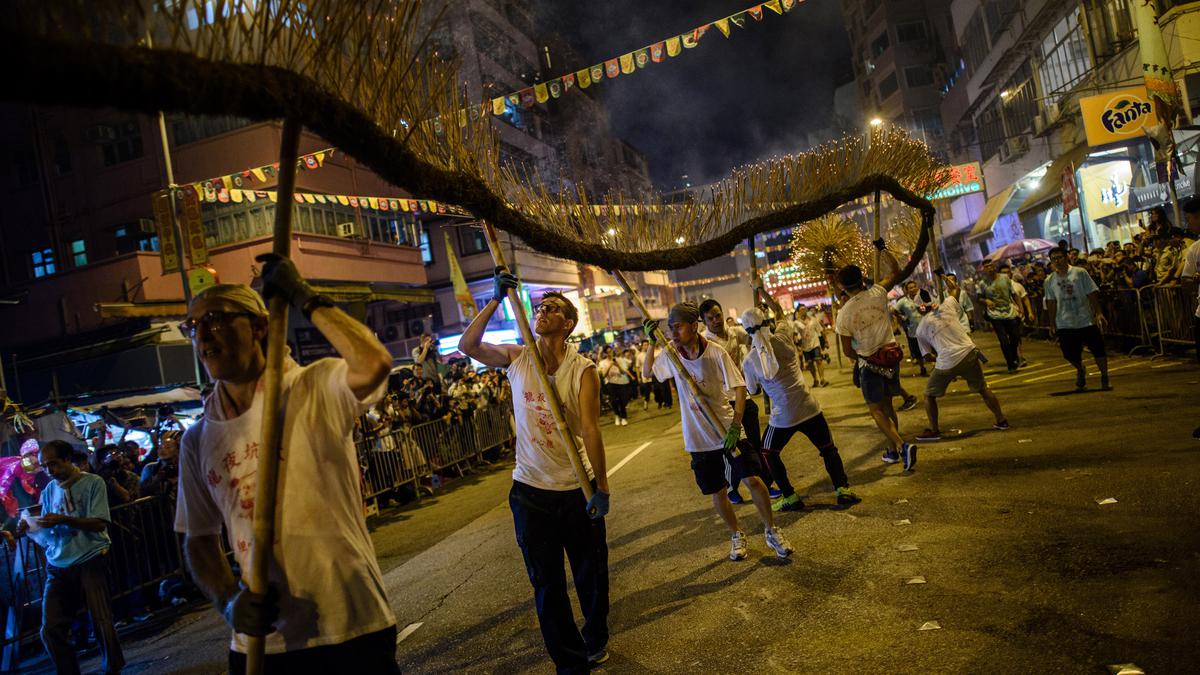 PHOTO: Tari Naga Api, Tradisi Cegah Nasib Buruk yang Jadi Hiburan di ...