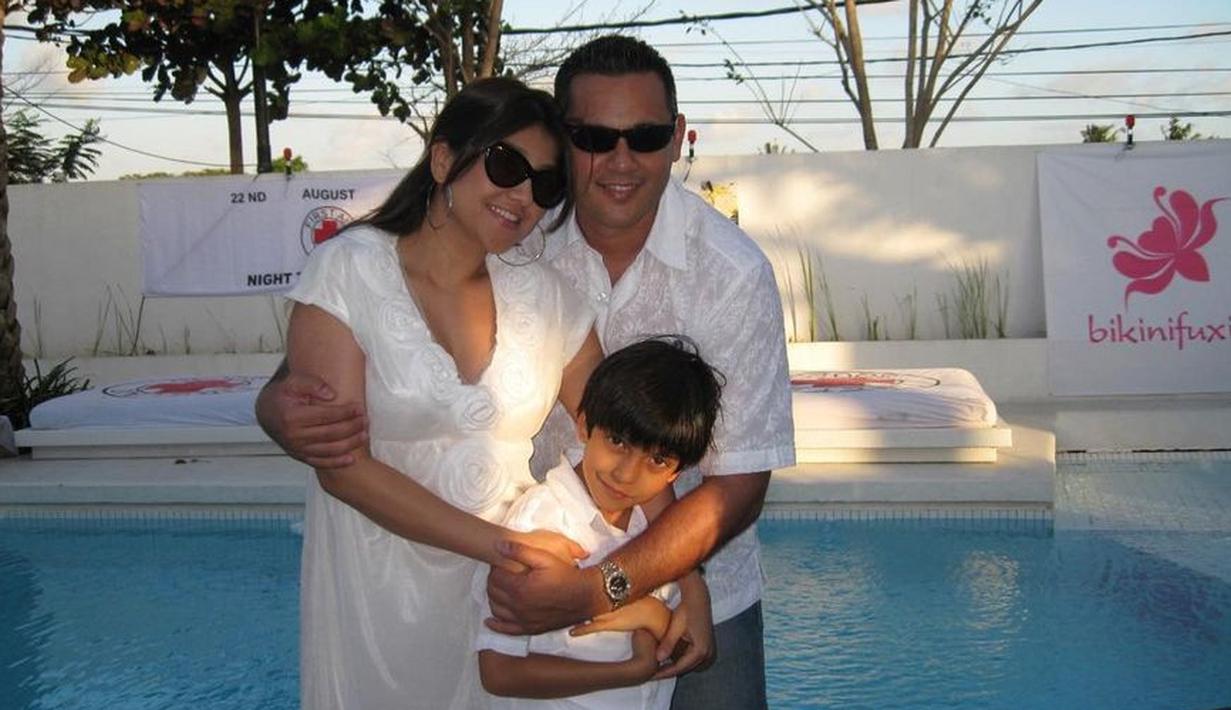 Potret Kebersamaan Sarah Azhari dan Anak Semata Wayangnya - Photo ...