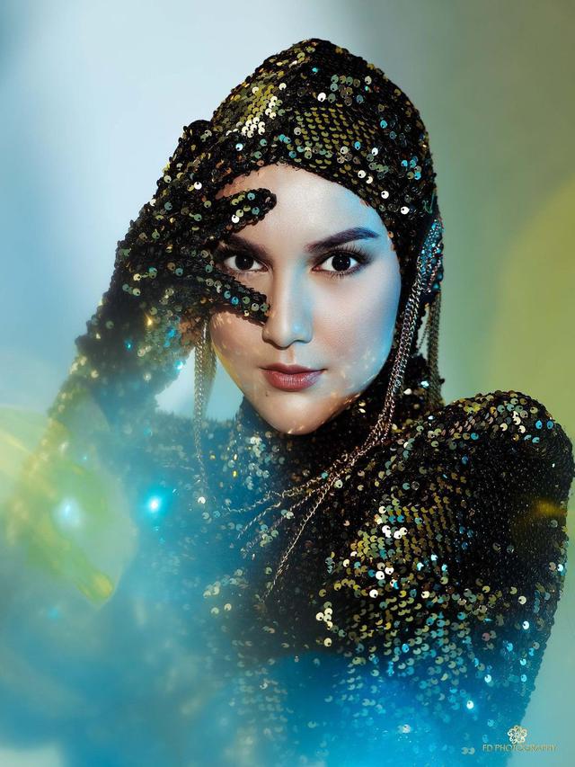 7 Pemotretan Terbaru Irish Bella dengan Tema Unstopable Sparkling - Hot ...