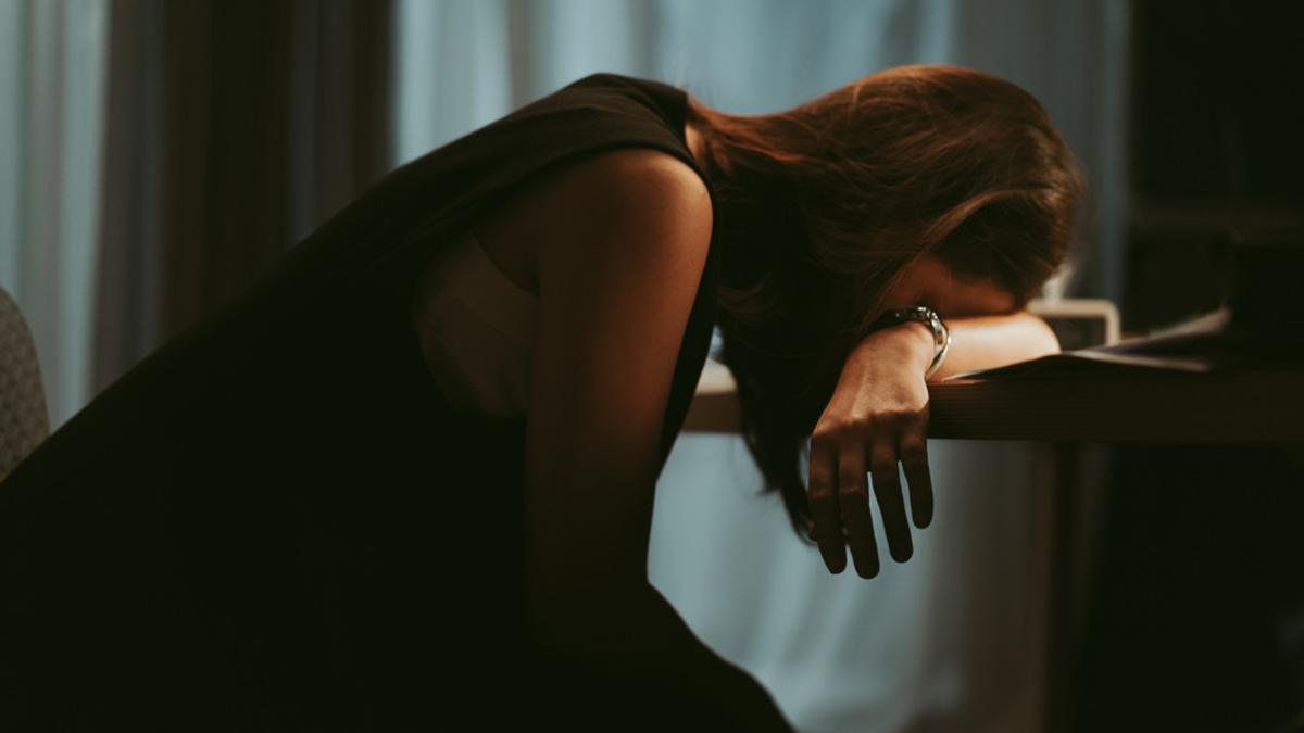 4 Alasan Kenapa Kamu Merasa Sedih dan Menangis Tanpa Sebab - Lifestyle ...