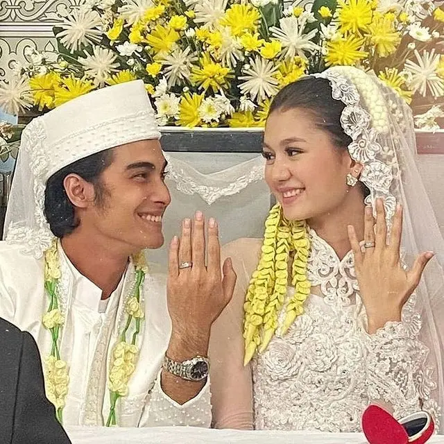6 Potret Zoe Abbas Jackson dan Cinta Brian saat Berperan Jadi Suami ...