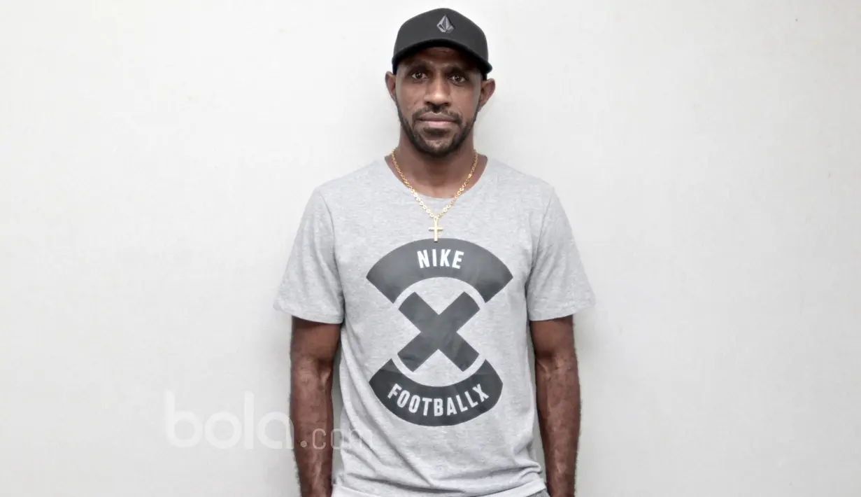 Mengenal Boaz Solossa dan Harapannya untuk Sepak Bola Indonesia - Foto ...