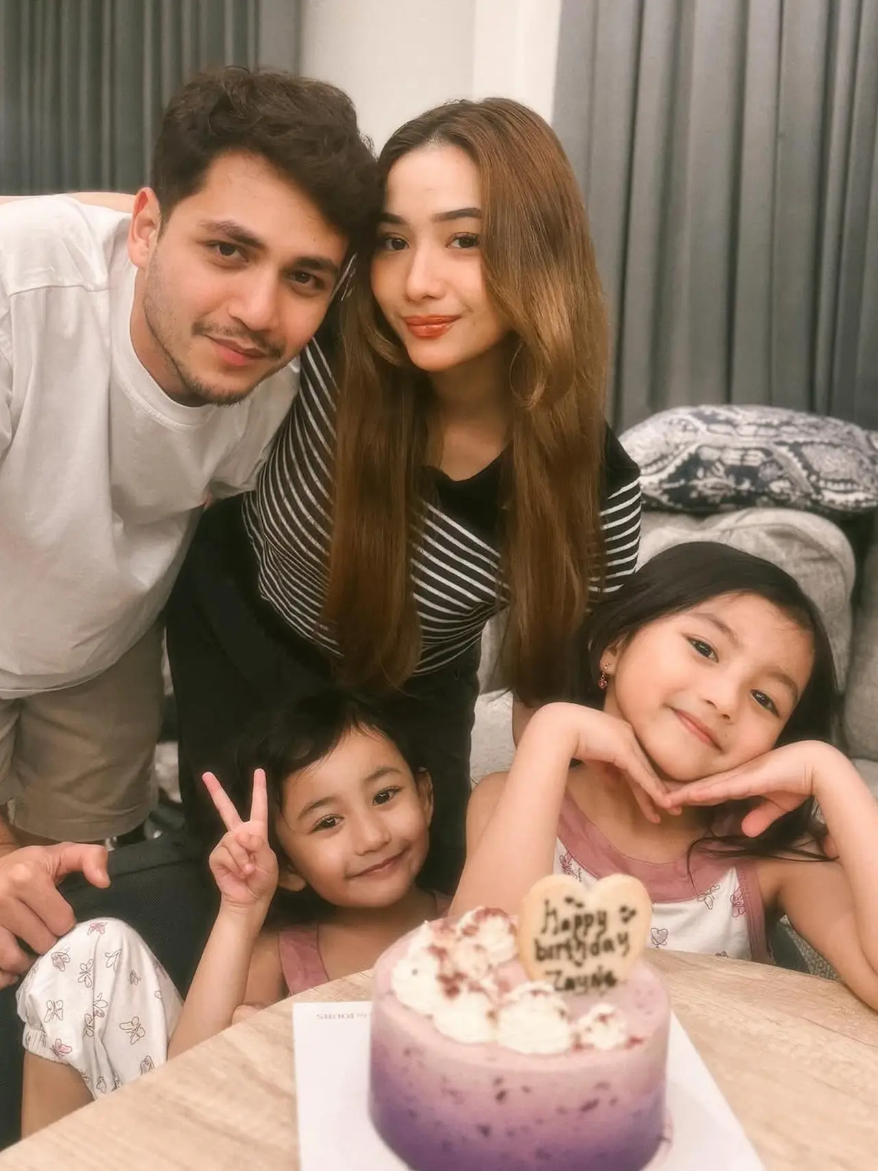 6 Potret Adzana dan Rizky Alatas Rayakan Ultah Anak Kedua, Adi Bing ...