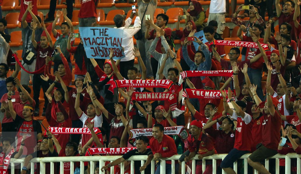 Kalah, Suporter PSM Makassar Tetap Beri Dukungan - Foto Liputan6.com
