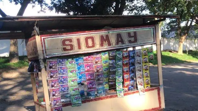 6 Tulisan Nyeleneh di Spanduk dan Gerobak Siomay Ini Bikin Dahi Berkerut - Hot Liputan6.com