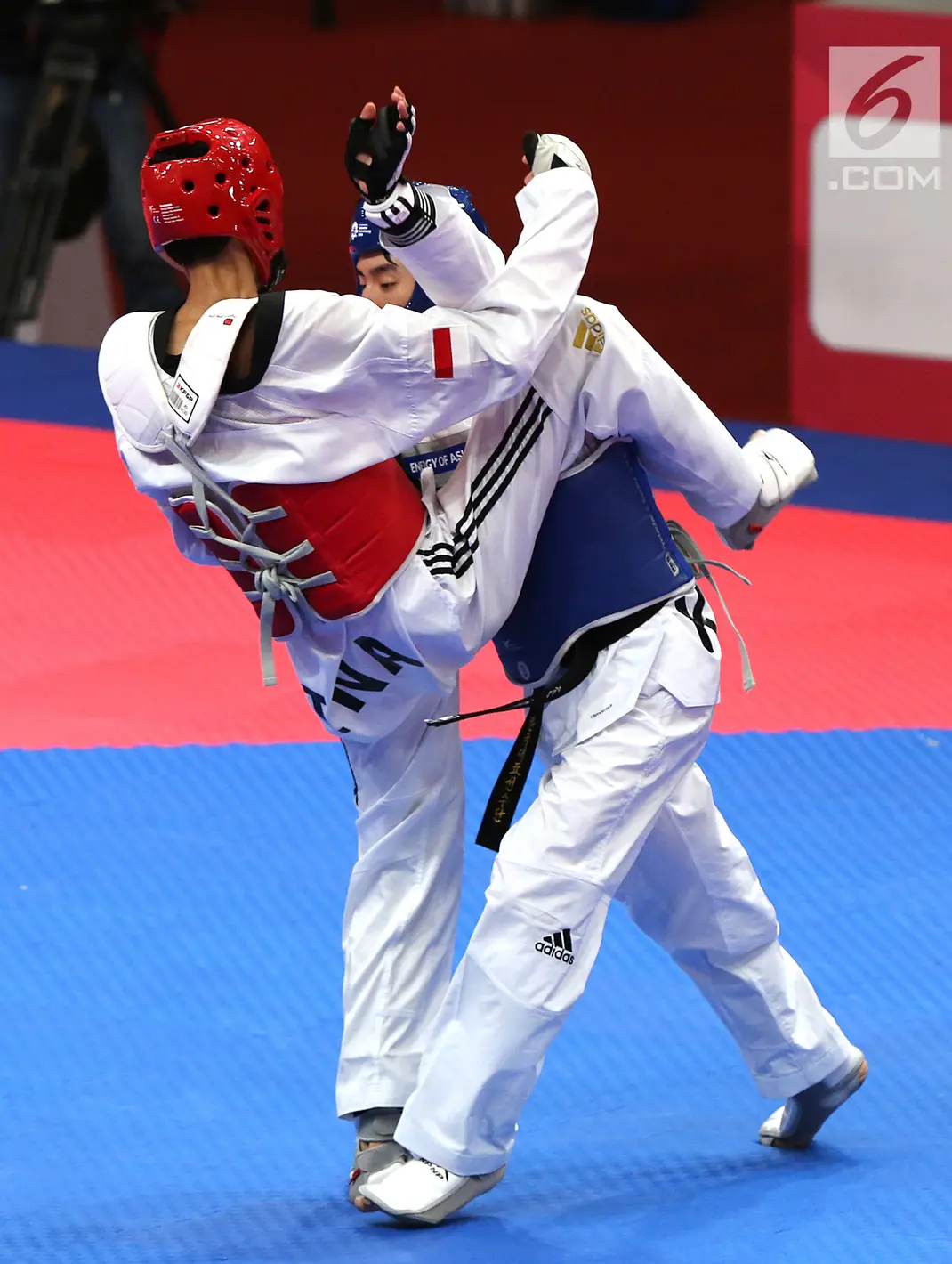 FOTO: Tumbang dari Korsel, Ibrahim Zarman Gagal ke Semifinal Taekwondo ...