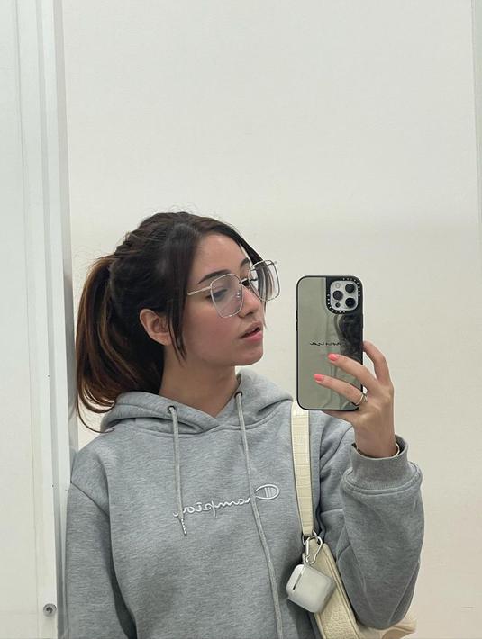 Gaya Dannia Salsabilla dengan Rambut Diikat, Mulai Kepang Dua hingga ...