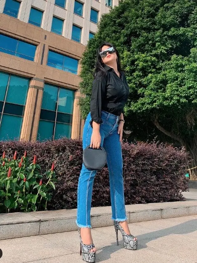 Dipuji Makin Langsing, Ini 7 Potret Terbaru Rosa Meldianti Keponakan Dewi Perssik - Hot Liputan6.com