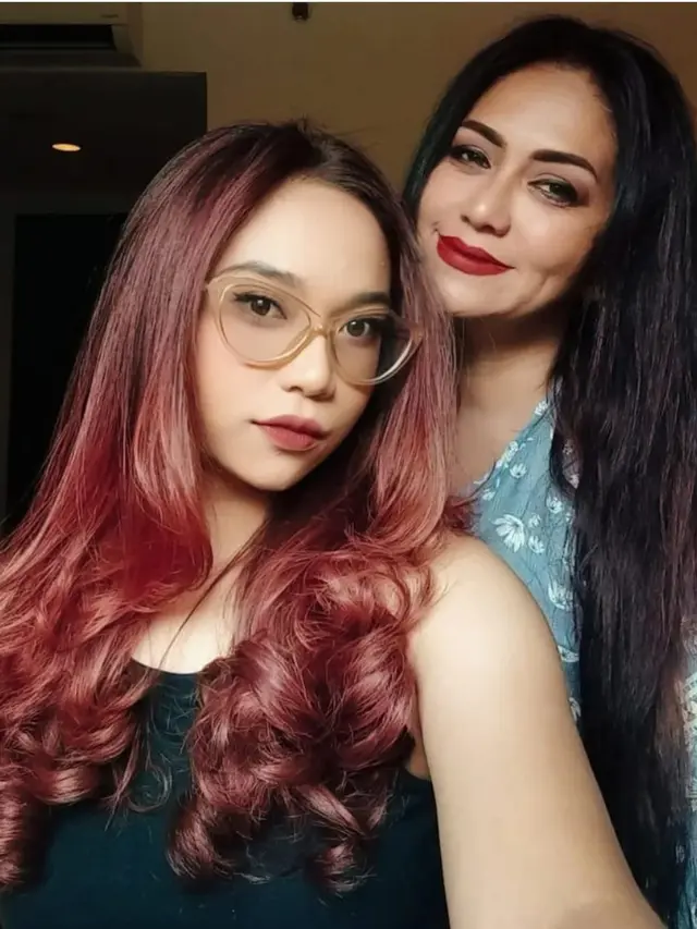 7 Potret Terbaru Sally Marcelina Usai Vakum 20 Tahun, Bikin Pangling ...