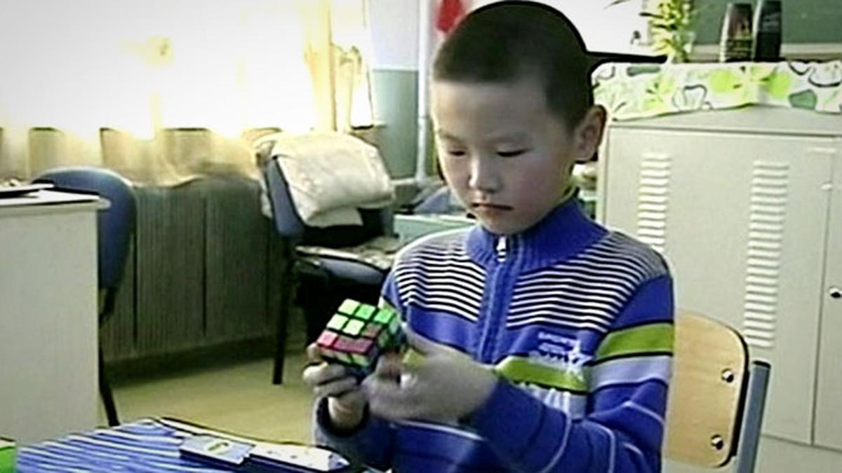 [VIDEO] Bocah 9 Tahun Pecahkan Rekor Selesaikan Rubik Tercepat - Global ...