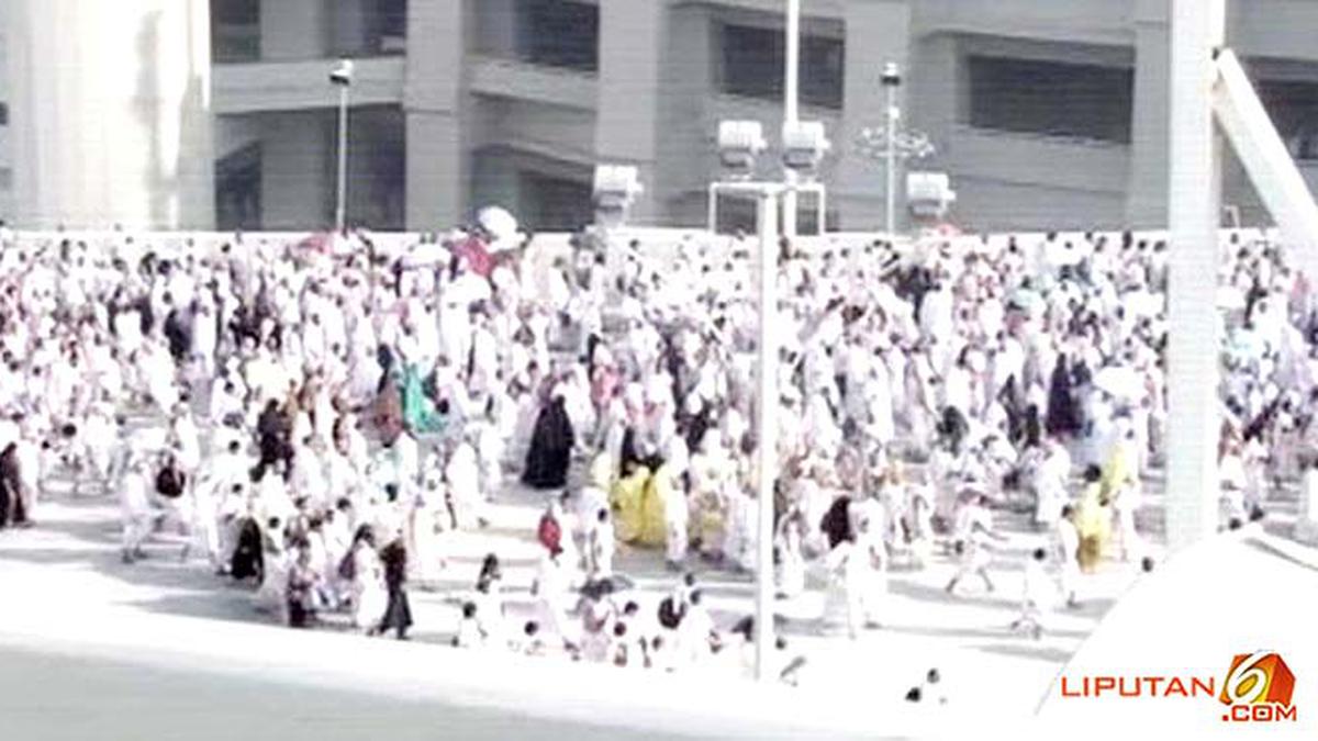 Tiga Juta Jemaah Lakukan Lempar Jumroh - News Liputan6.com