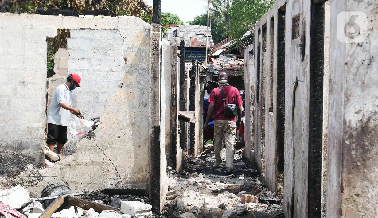 Kebakaran Melanda Permukiman di Kawasan Manggarai - Foto Liputan6.com