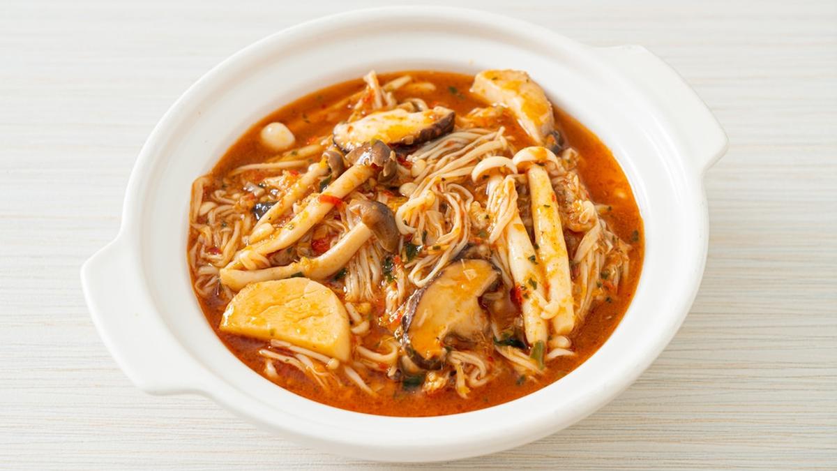 Resep Jamur Enoki Pedas ala Korea - Food Fimela.com
