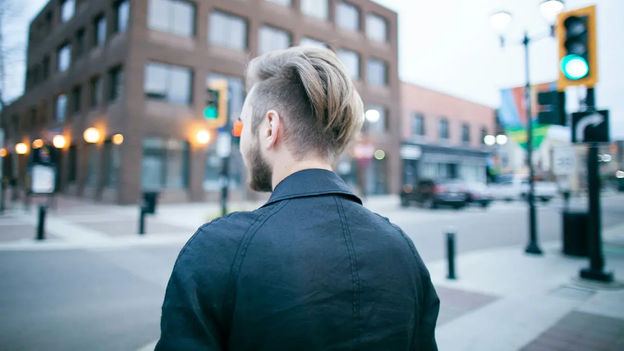 15 Gaya Rambut Mohawk Cocok untuk Pria Klasik Hingga Modern - Beauty ...