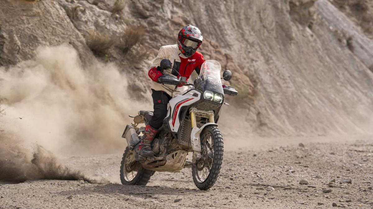 Generasi Terbaru Ducati DesertX Tawarkan Performa Off-Road Lebih Buas