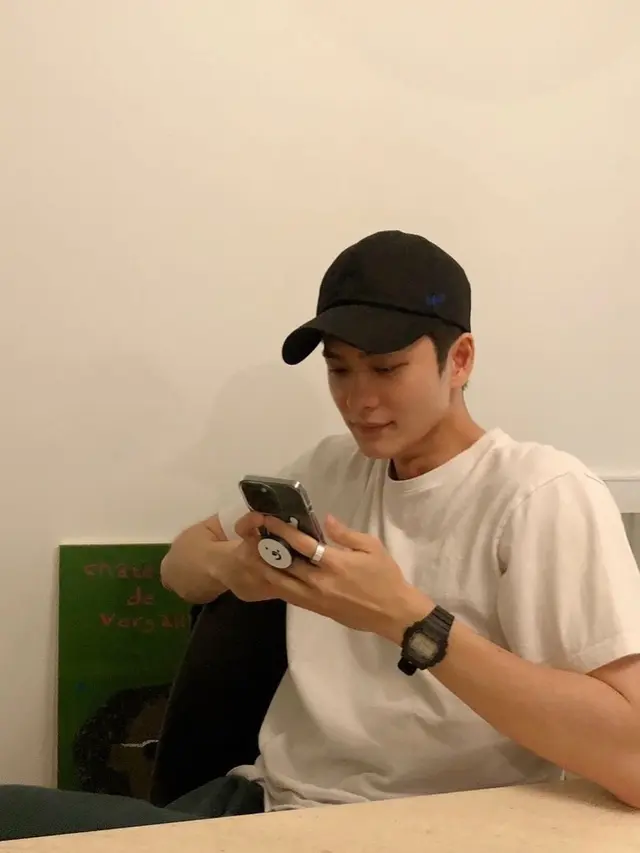 Resmi Jalani Wajib Militer, Ini 6 Potret Kang Tae Oh dengan Kepala ...